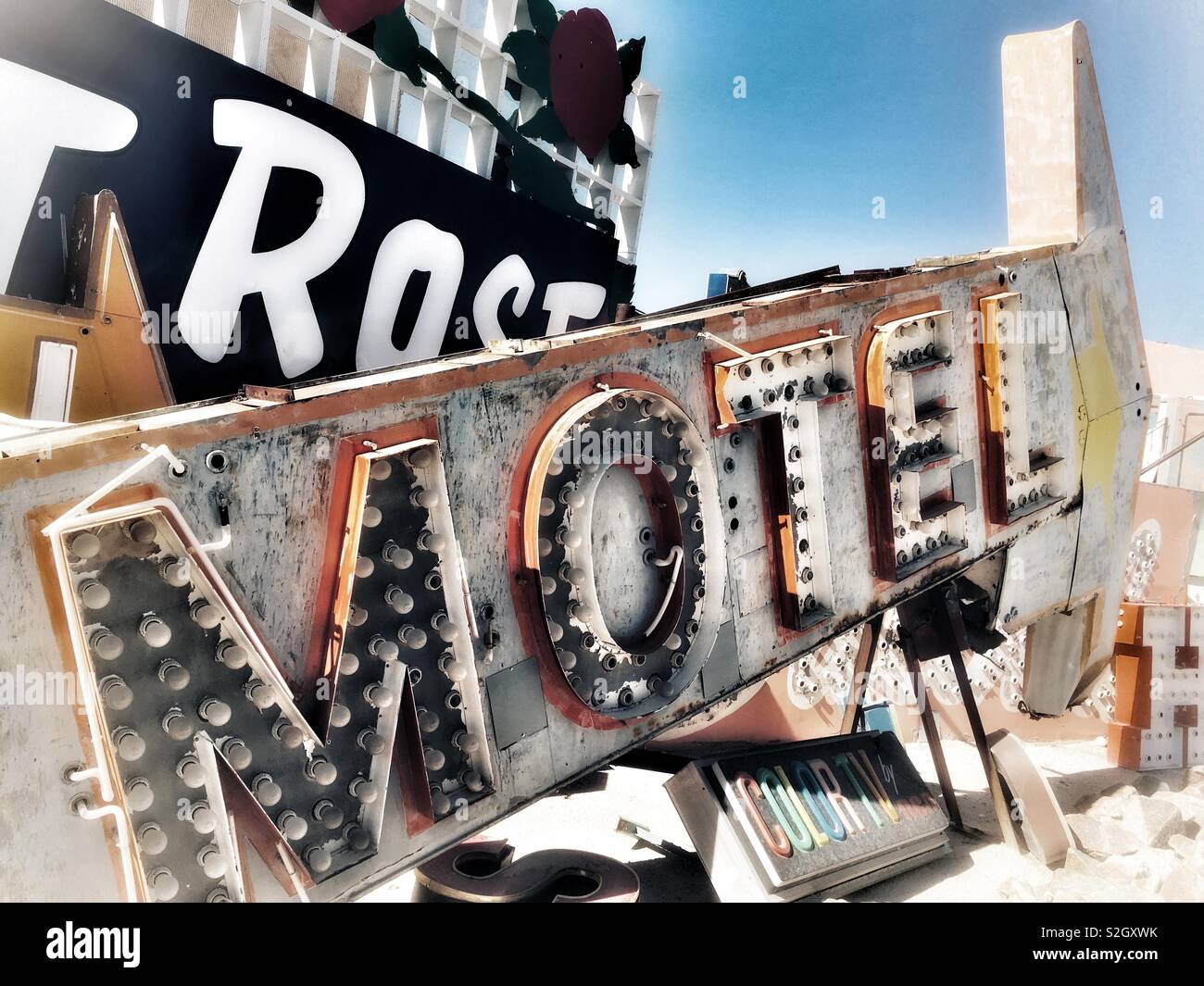 Vintage motel sign hi-res stock photography and images - Alamy