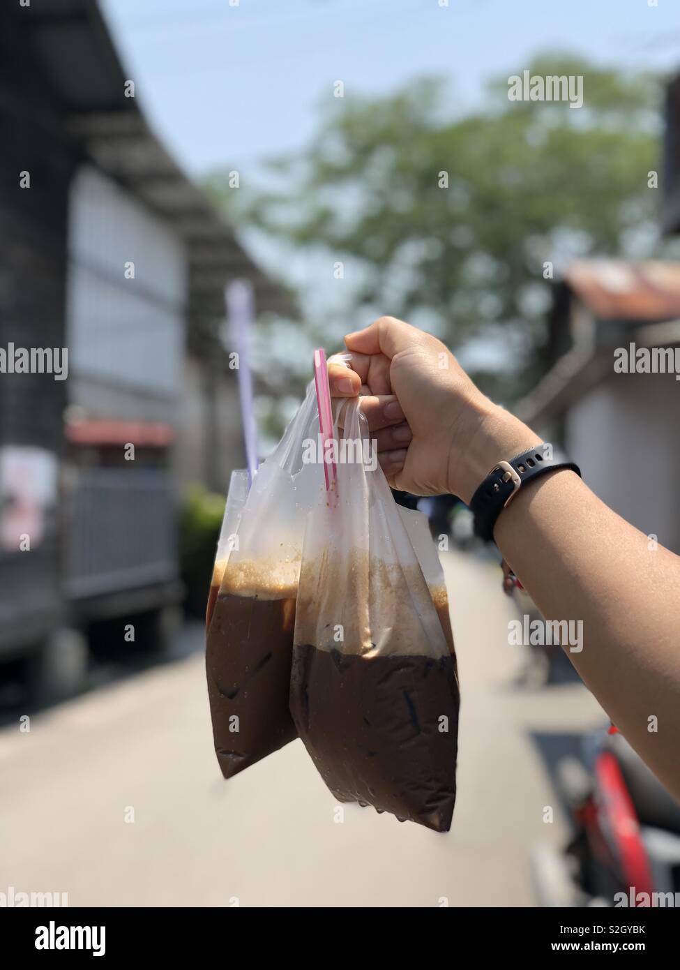 Street shot. Coffee/kopi takeaway in Selangor,Malaysia Stock Photo - Alamy