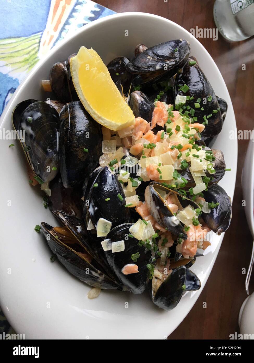 Muscles seafood hi-res stock photography and images - Alamy
