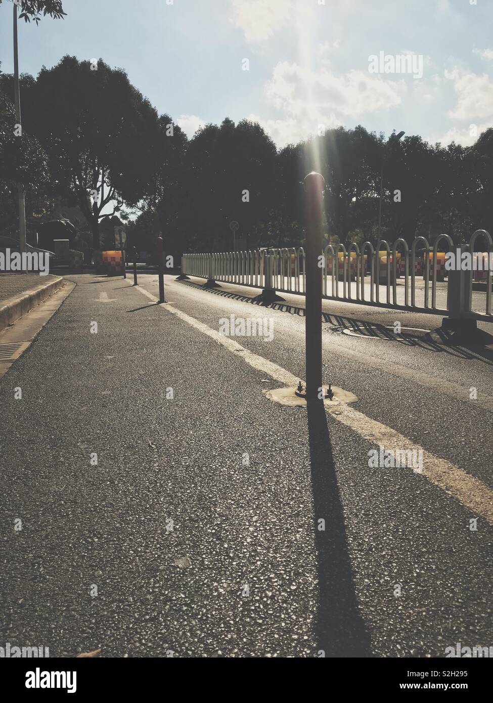 The sun beat down on the street signs Stock Photo - Alamy
