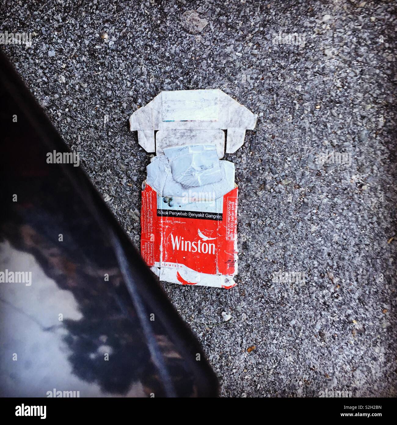Cigarette waste hi-res stock photography and images - Alamy
