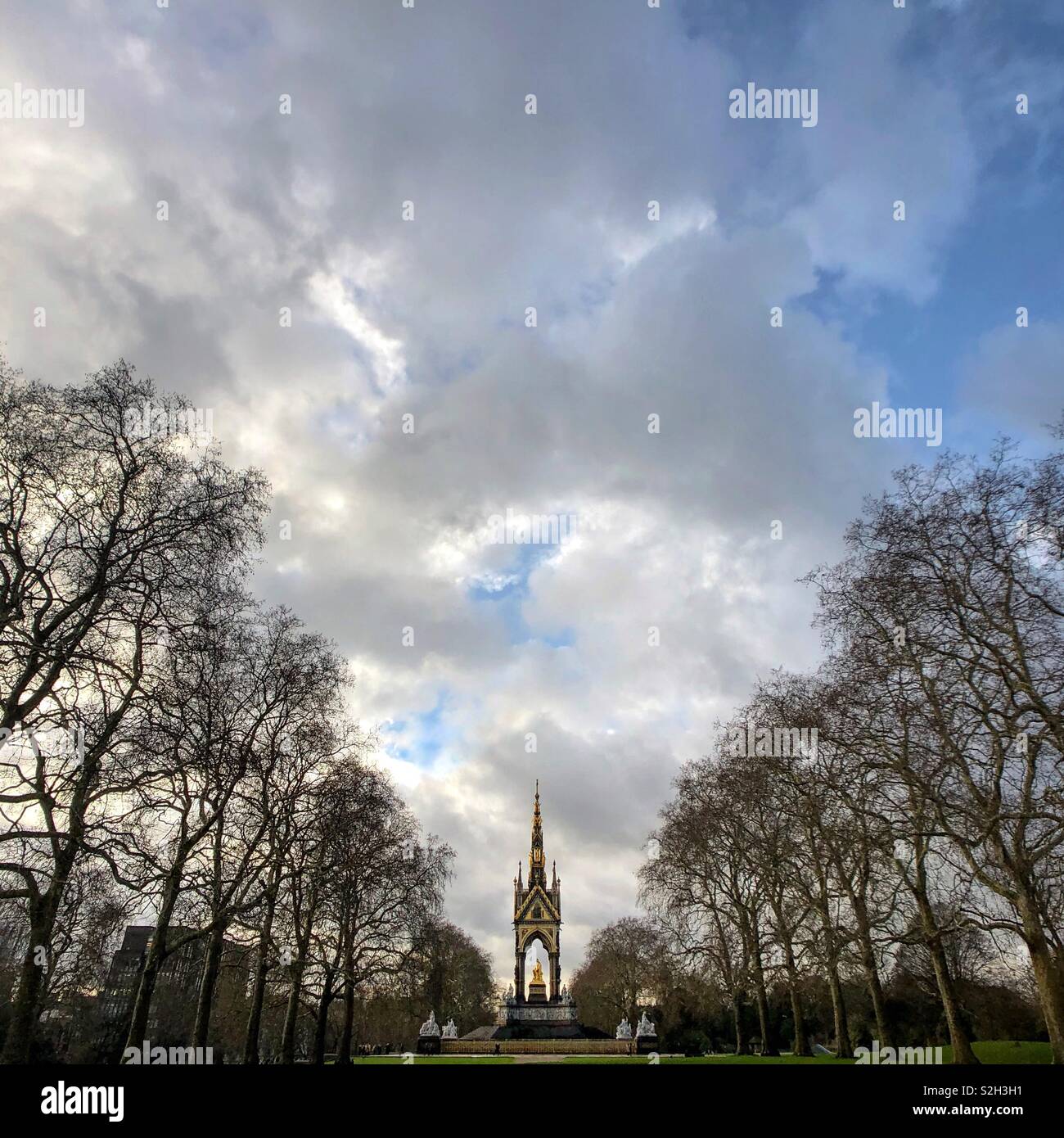 Albert Memorial And trees Stock Photo - Alamy