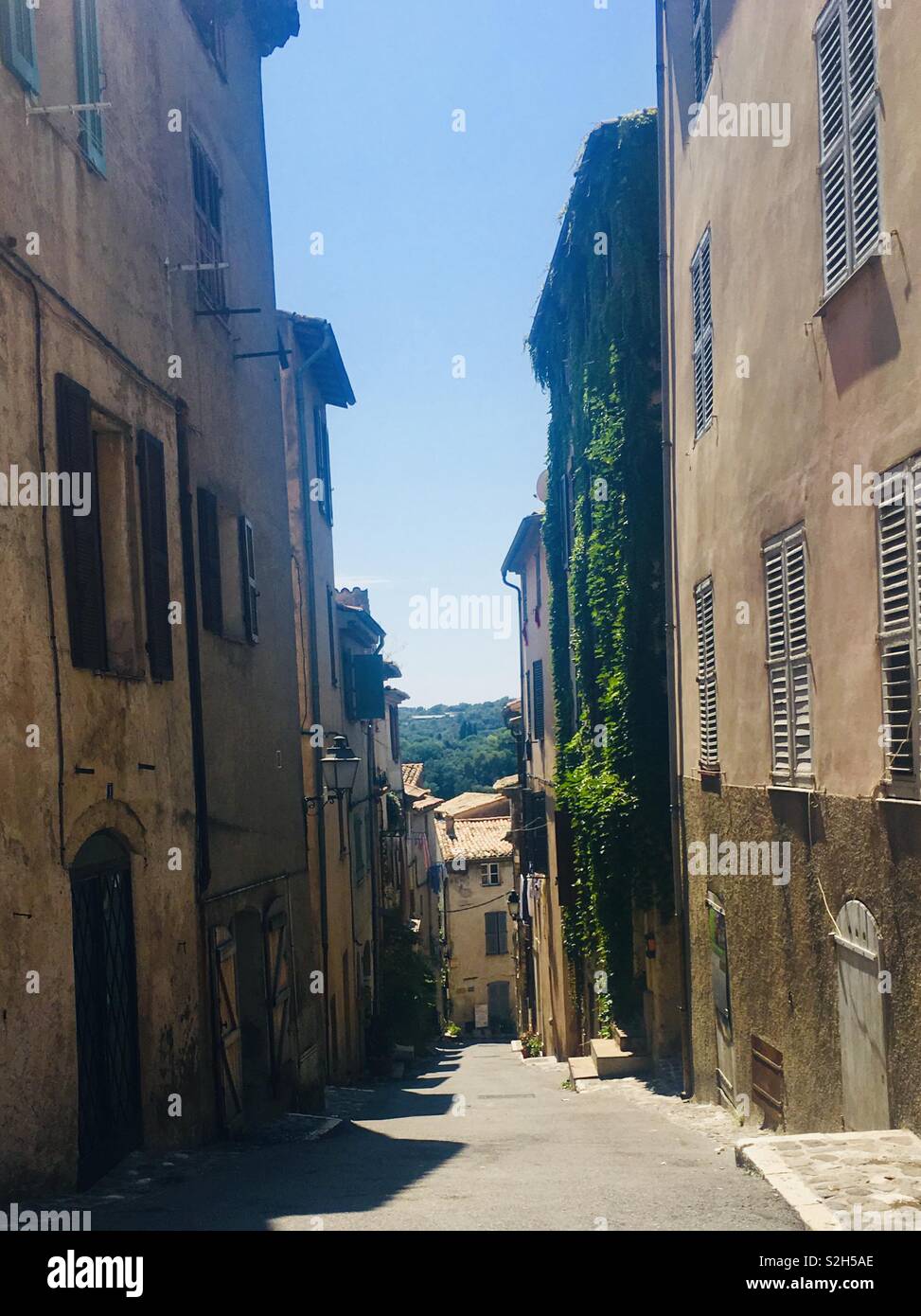 Biot hi-res stock photography and images - Alamy
