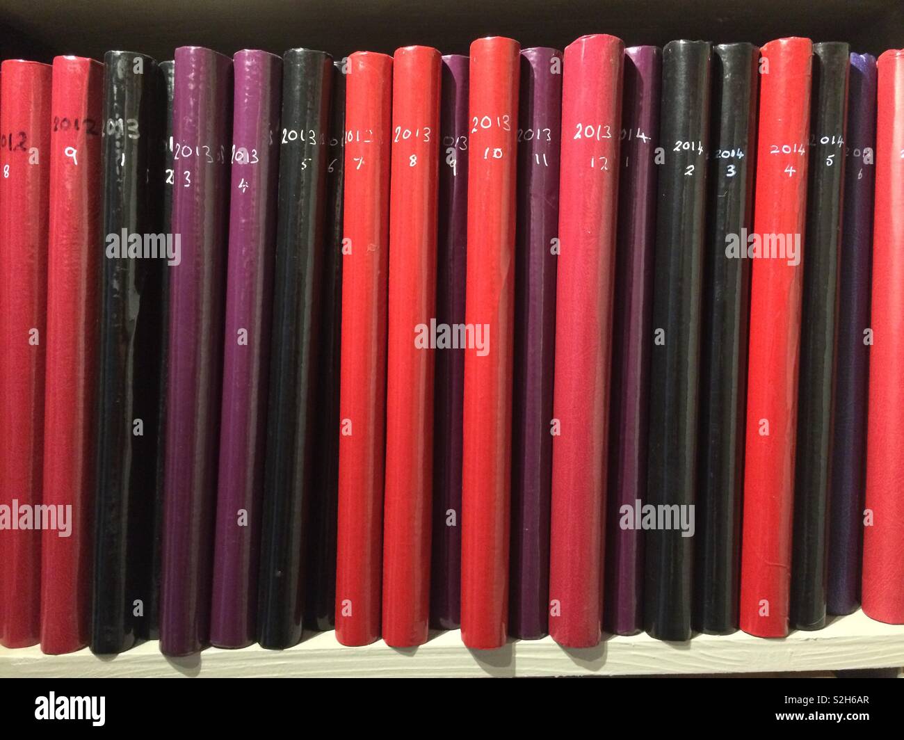 Shelf of albums hi-res stock photography and images - Alamy