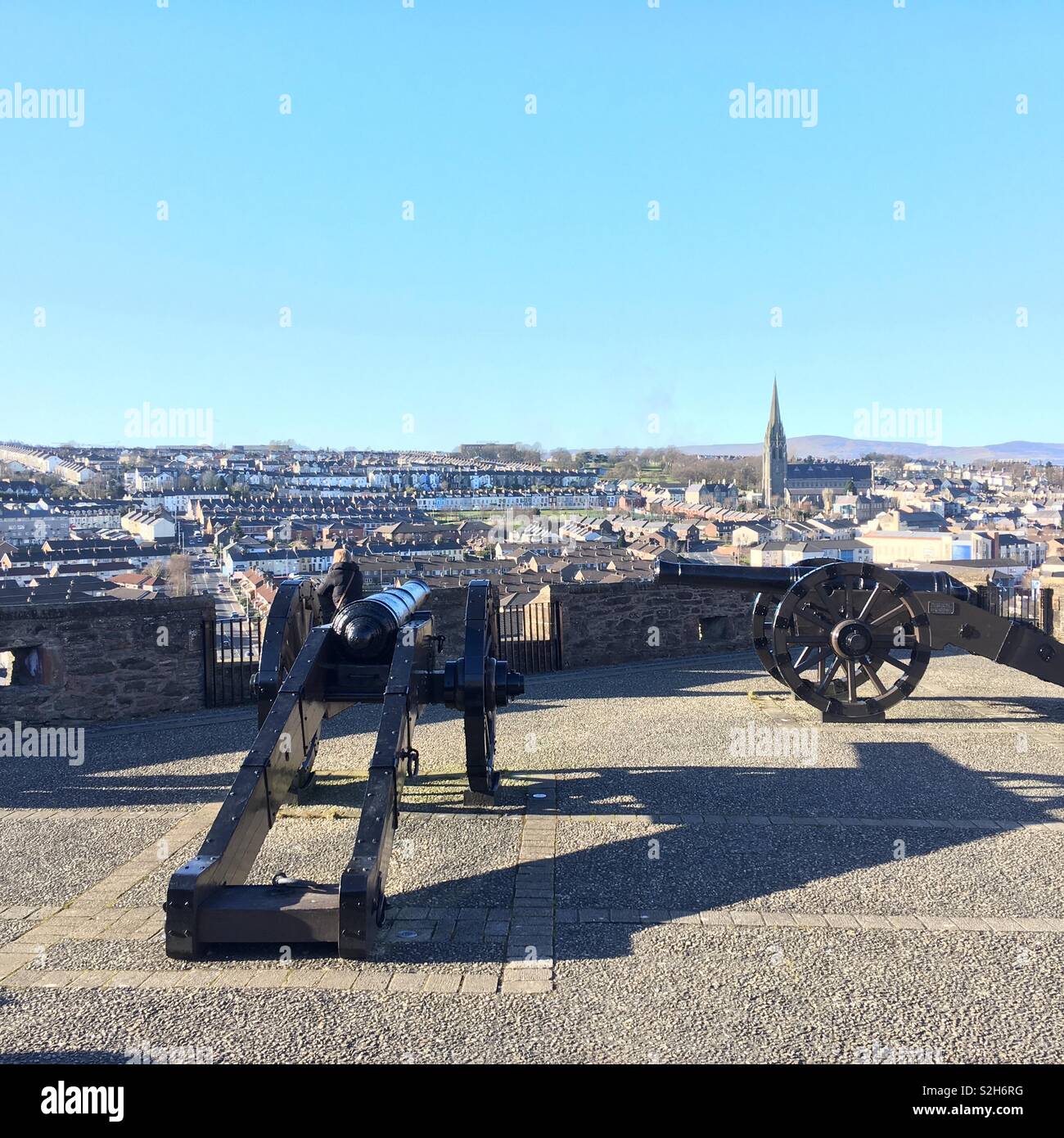 Cannons Walls Of Londonderry High Resolution Stock Photography and ...