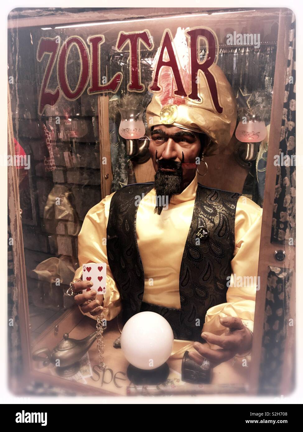 Zoltar is a fortune telling machine, USA Stock Photo - Alamy