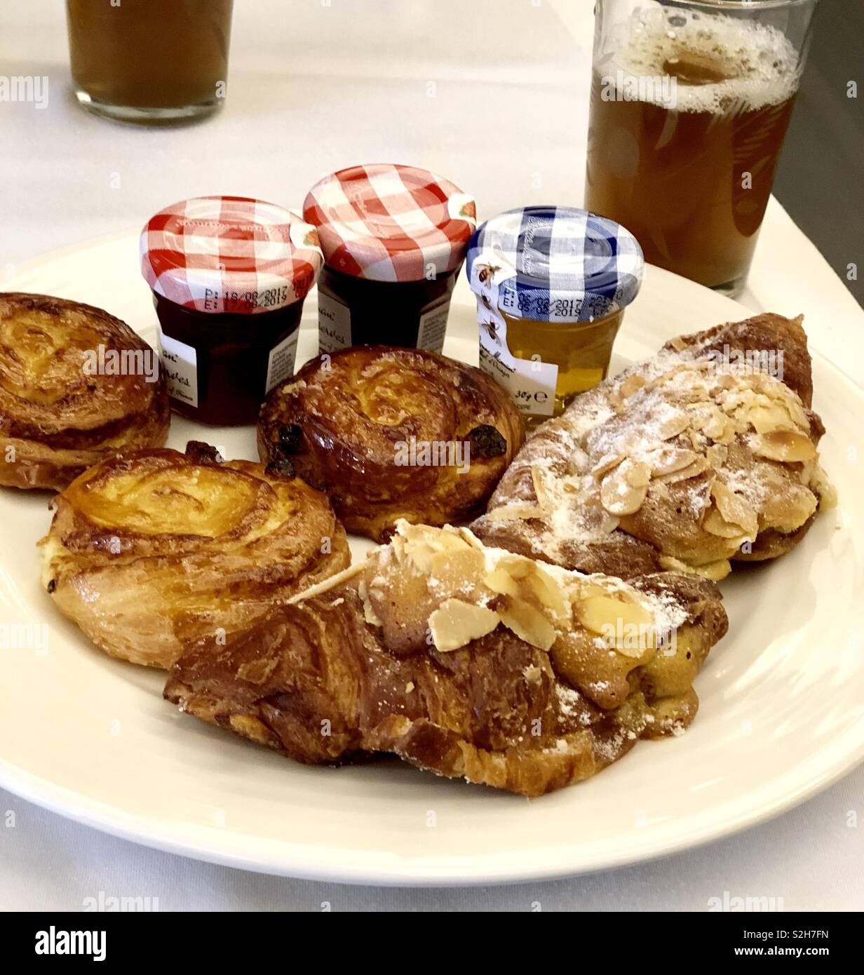 Moroccan pastries hi-res stock photography and images - Alamy