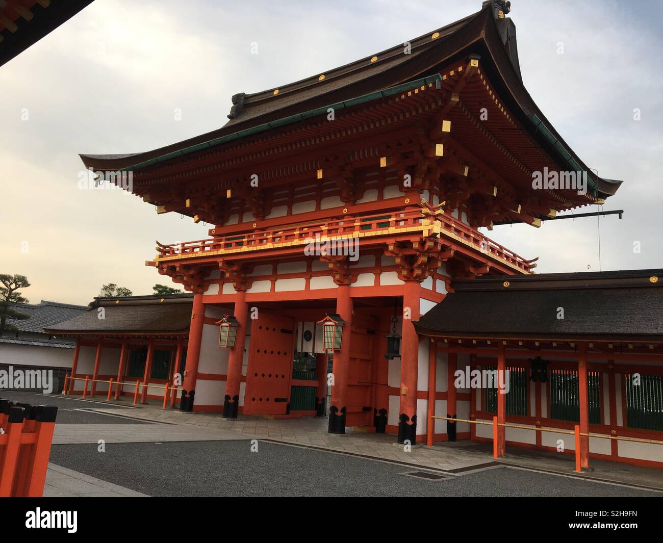 JAPAN KYOTO Fushimi-inari Shinto shrine Stock Photo - Alamy