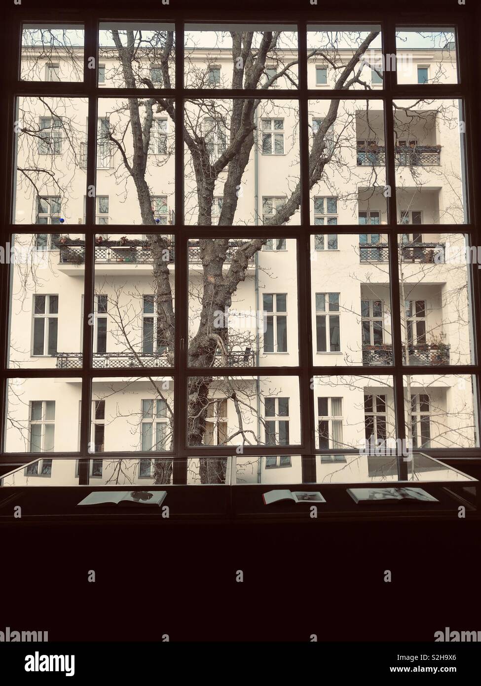 Art Gallery Window Display High Resolution Stock Photography and Images ...