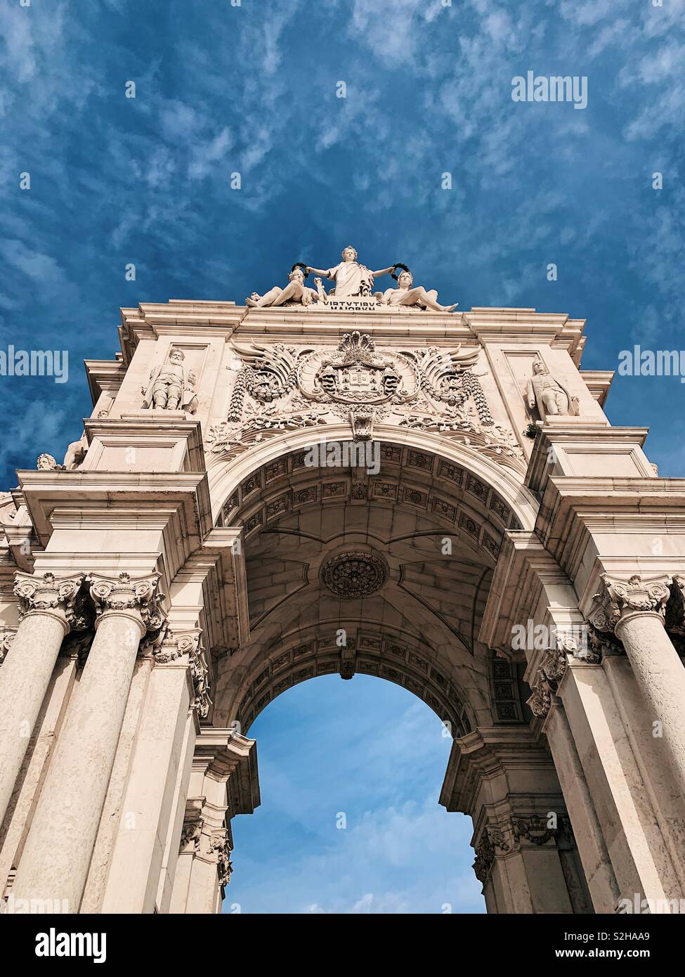 Arco de rua Augusta at Comércio plaza Lisbon Stock Photo - Alamy