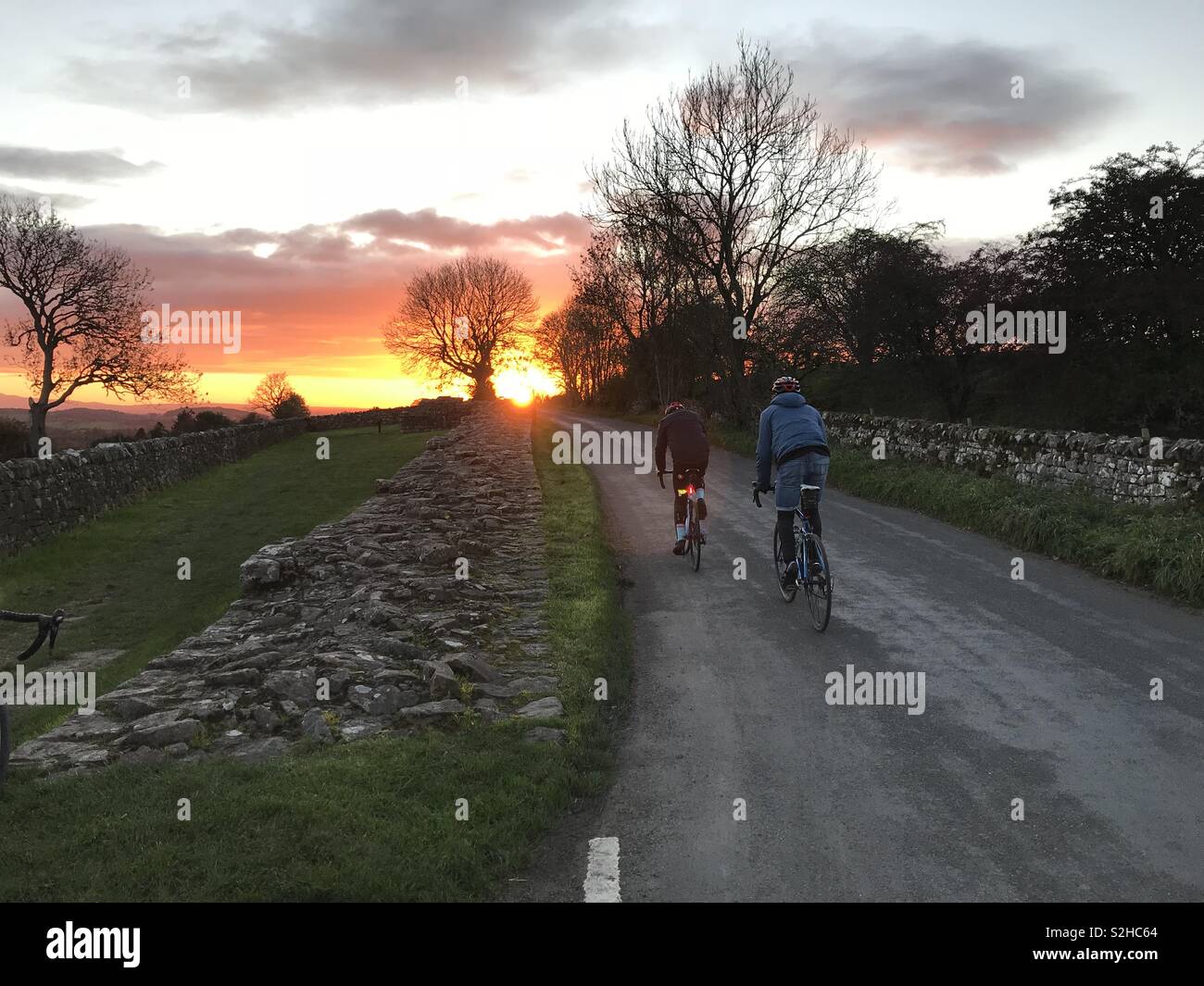 Cycling coast road hi-res stock photography and images - Alamy
