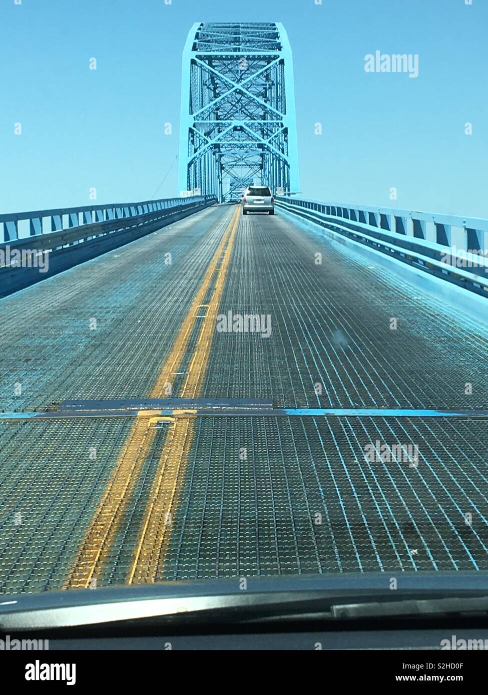 Bridge vehicle hi-res stock photography and images - Alamy
