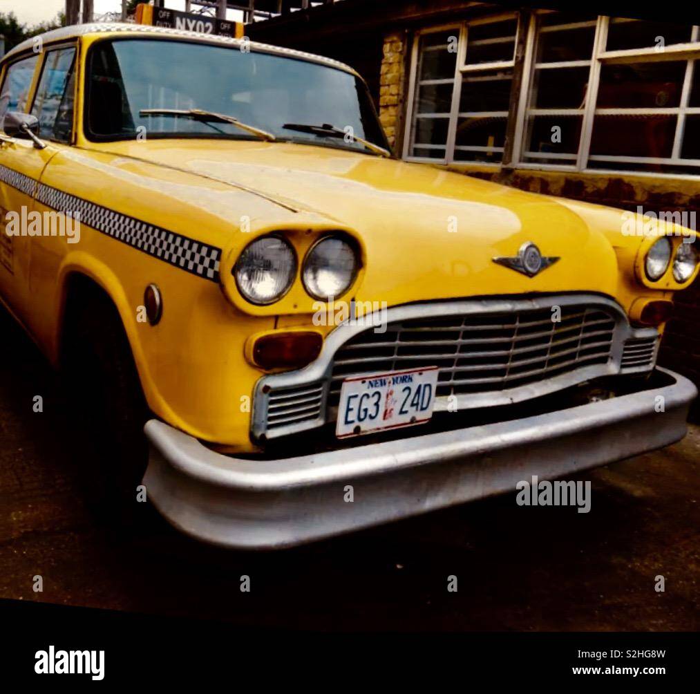 American yellow taxi hi-res stock photography and images - Alamy