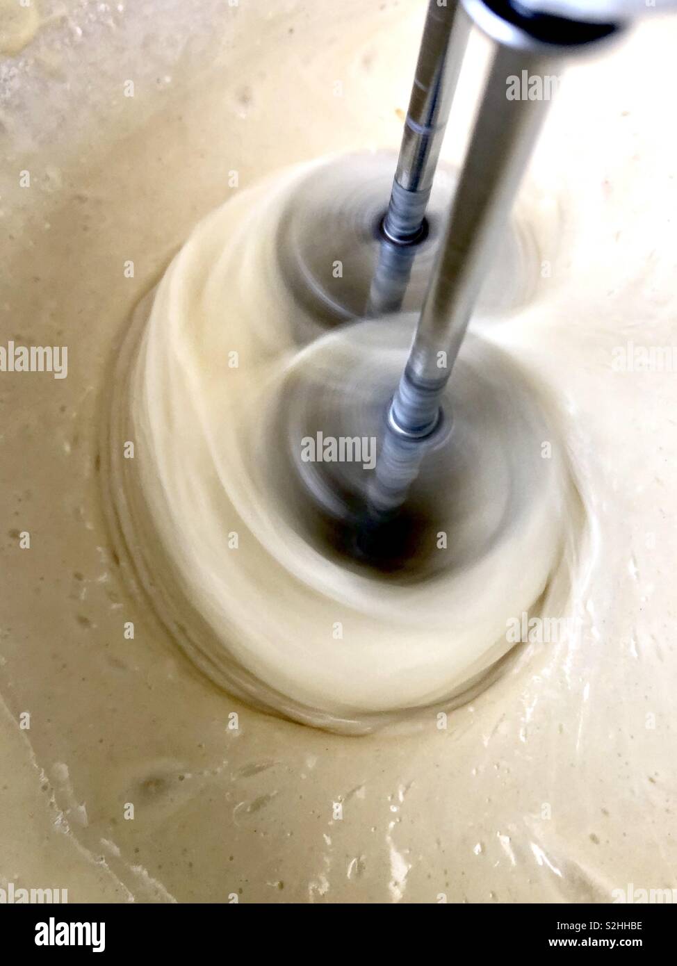 Cooking cake hi-res stock photography and images - Alamy