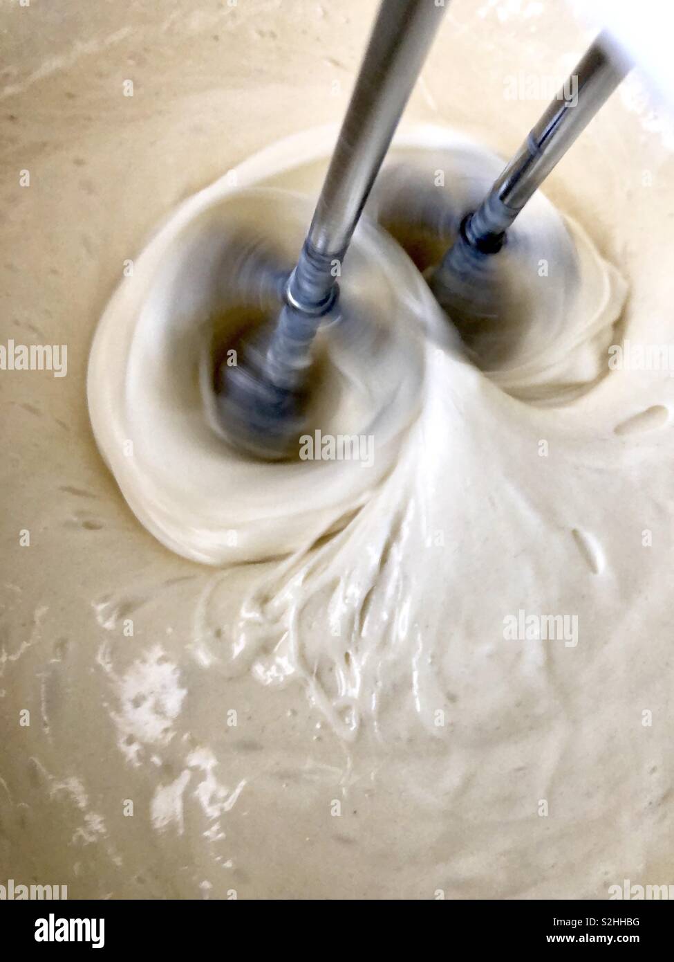 Mixer cake hi-res stock photography and images - Alamy
