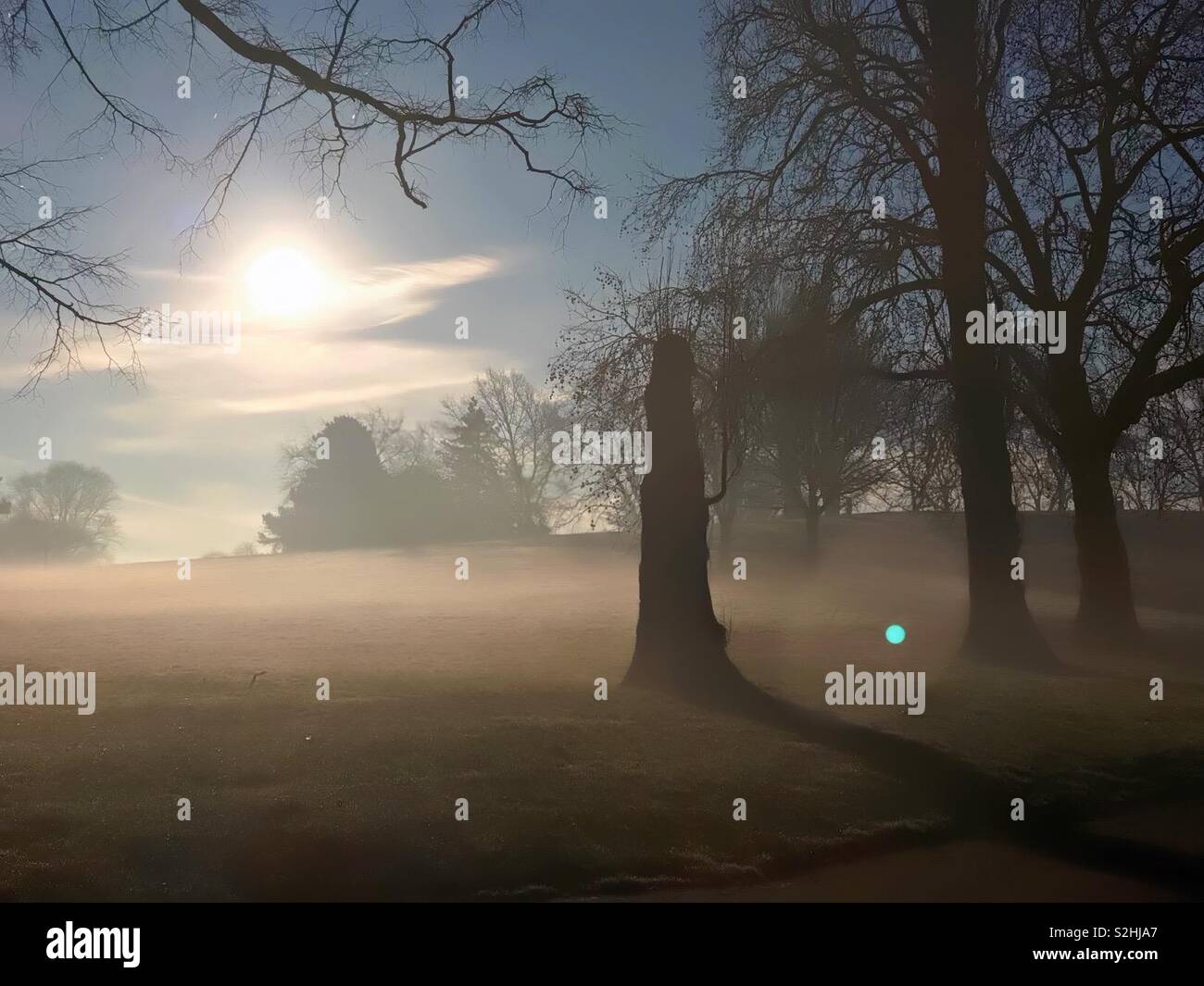 London morning mist Stock Photo - Alamy