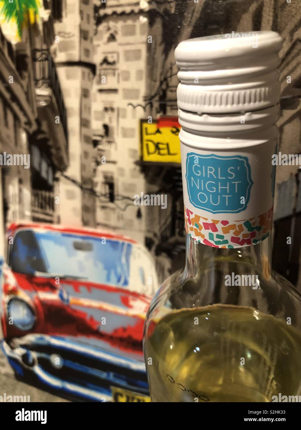 Girls out night hi-res stock photography and images - Alamy