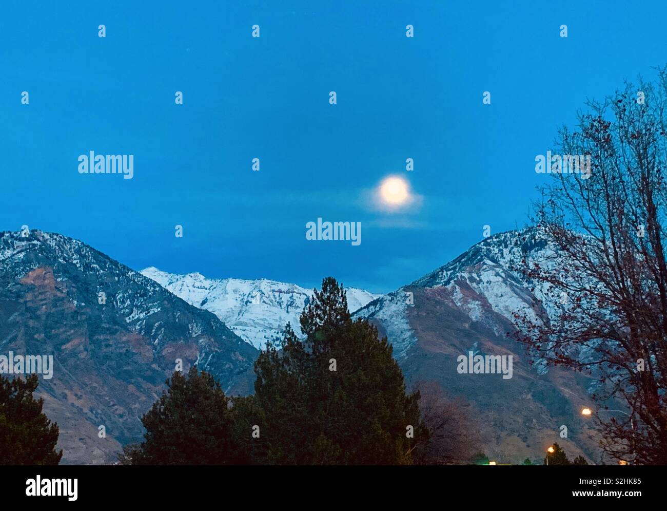 Moonrise over mountains hi-res stock photography and images - Alamy