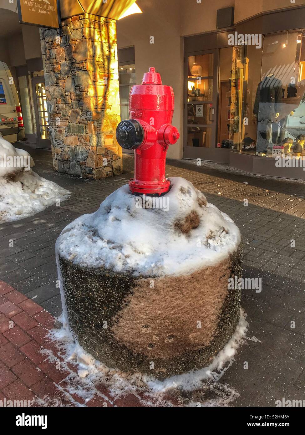Village hydrant hi-res stock photography and images - Alamy