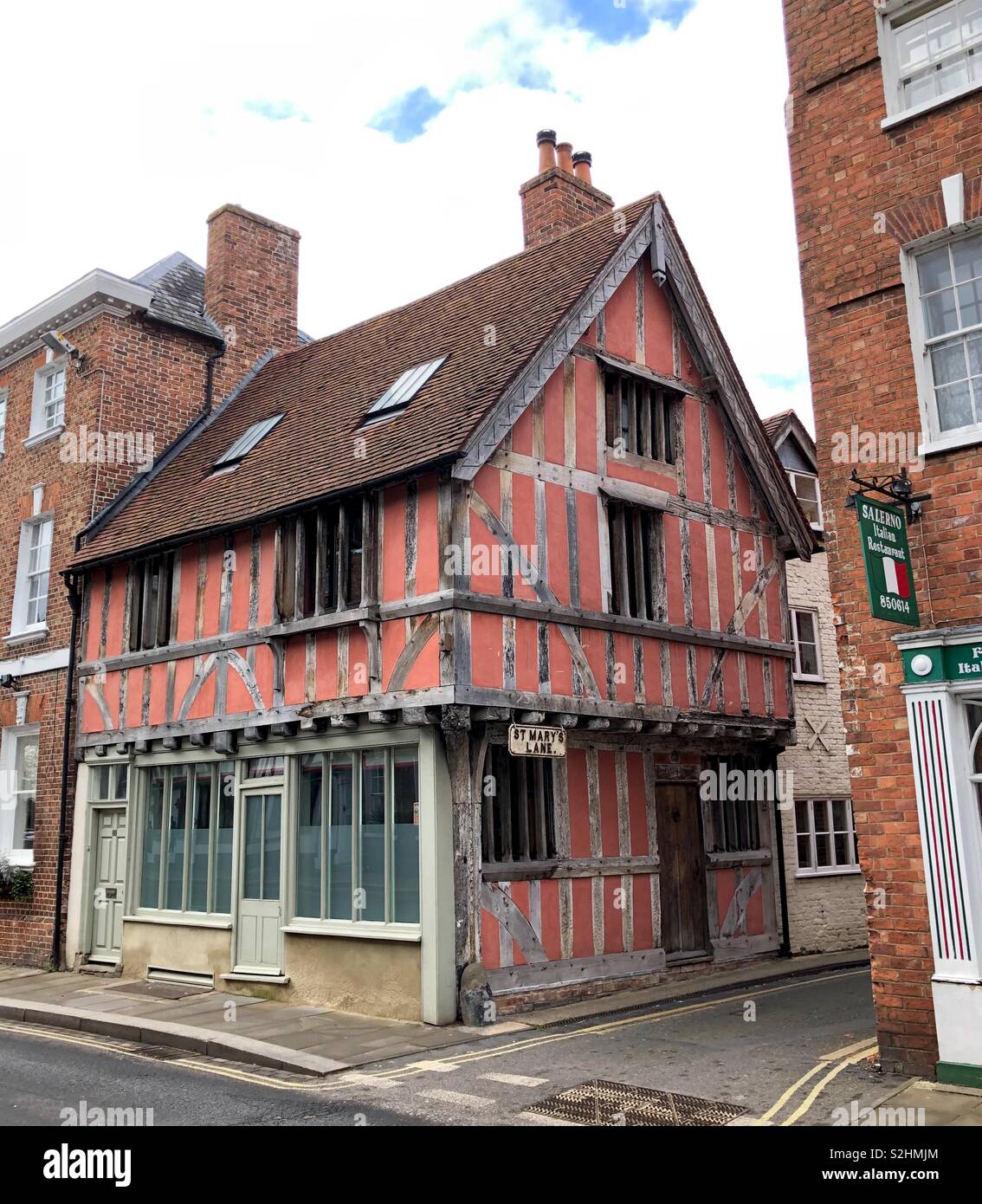 Wealden style architecture hi-res stock photography and images - Alamy