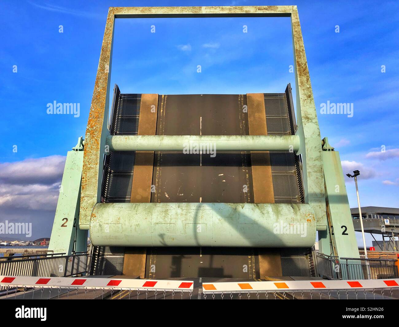 Barrage gates hi-res stock photography and images - Alamy