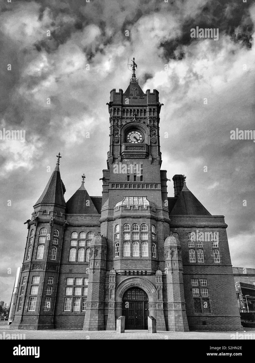 Pierhead building cardiff Black and White Stock Photos & Images - Alamy