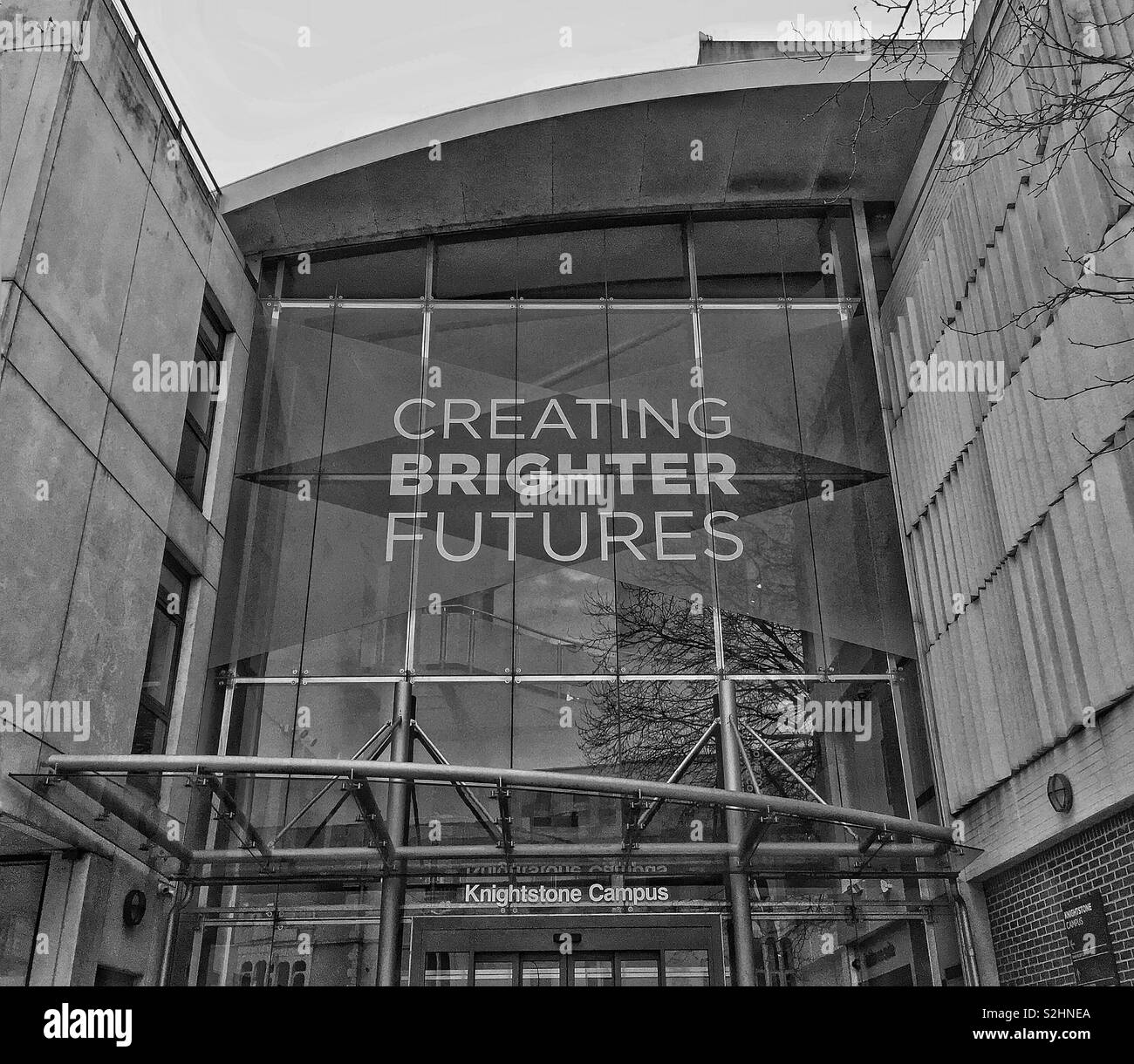 College campus banner hi-res stock photography and images - Alamy