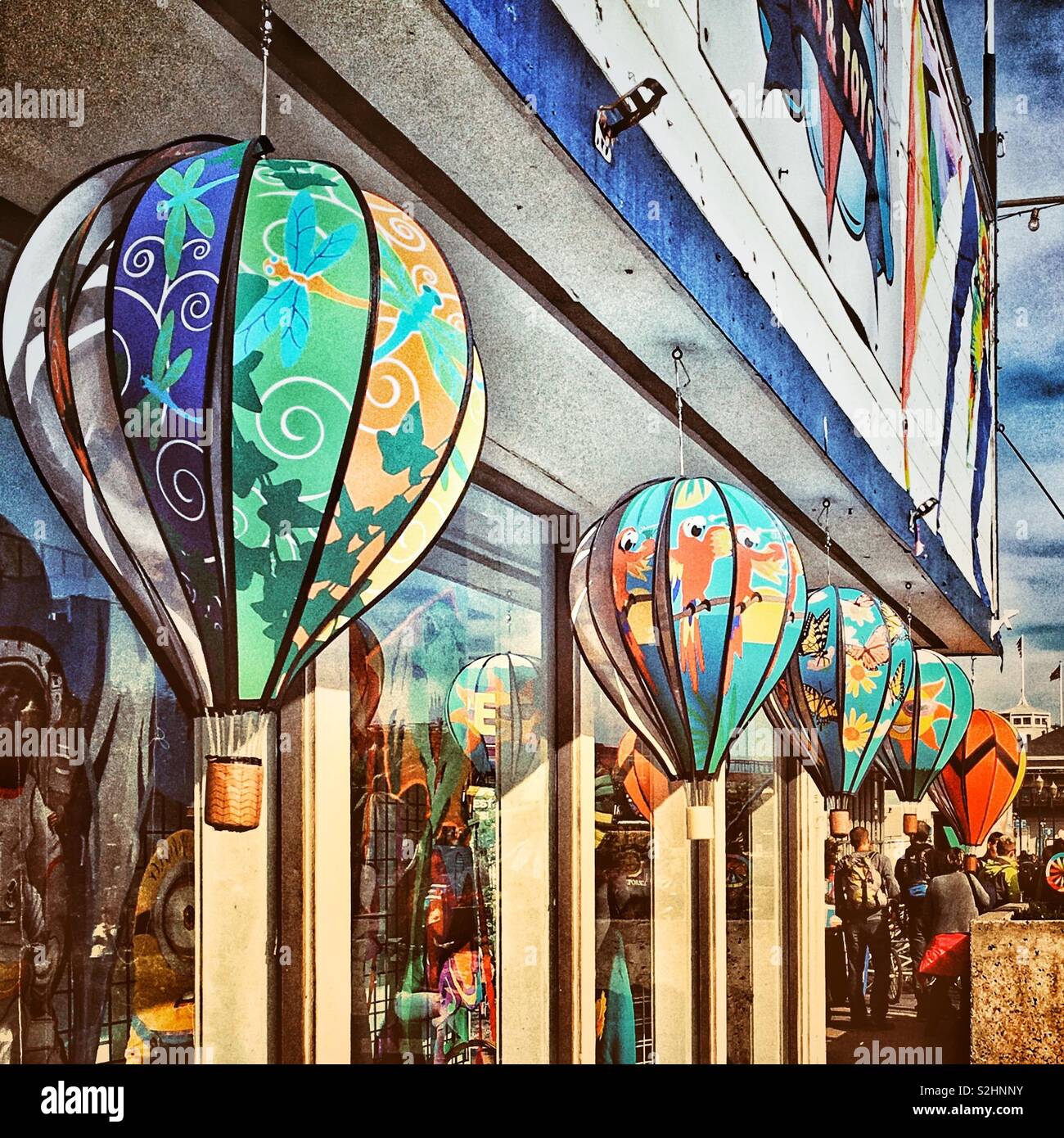 Balloon models hi-res stock photography and images - Alamy