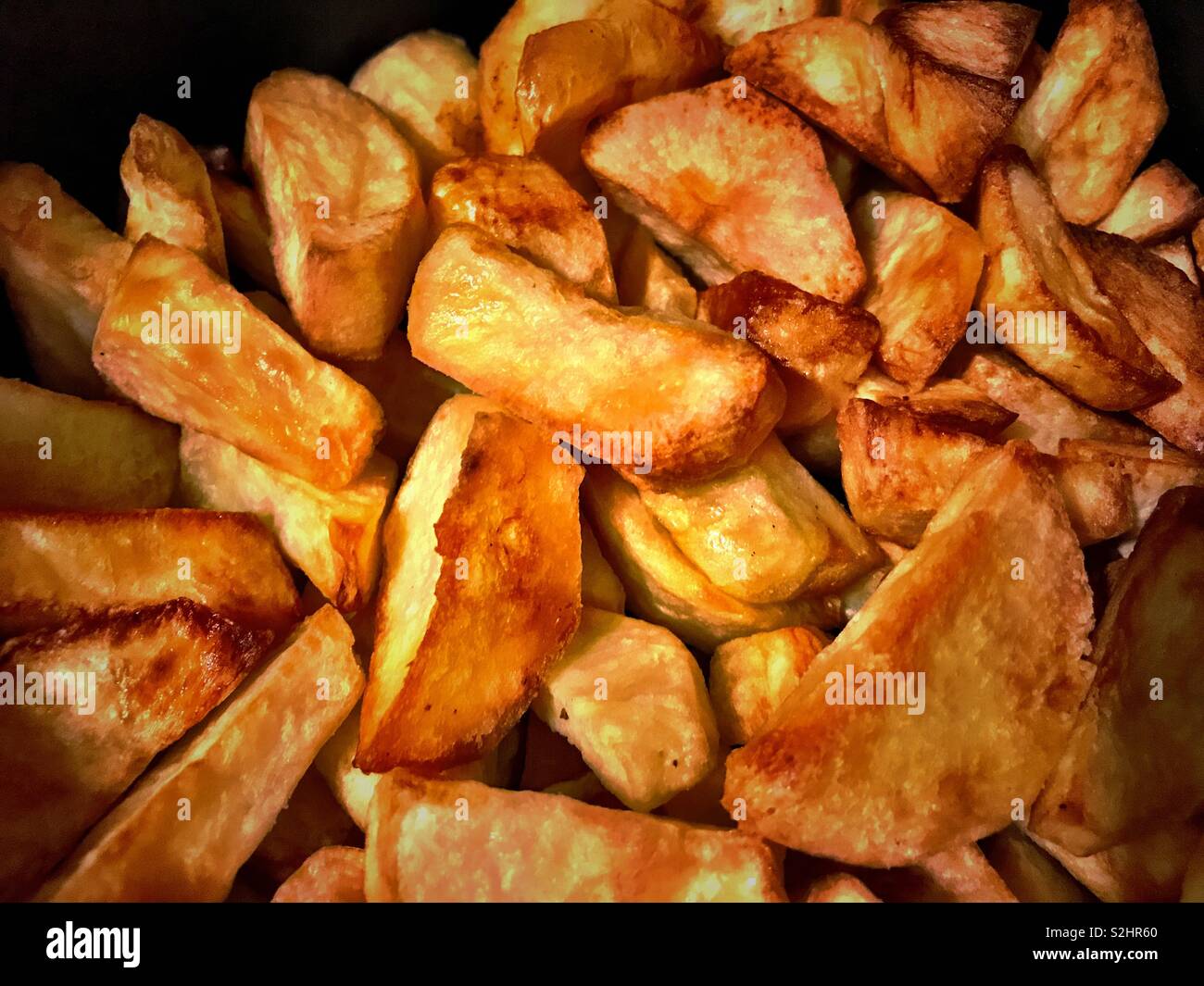 Golden crispy chips hi-res stock photography and images - Alamy