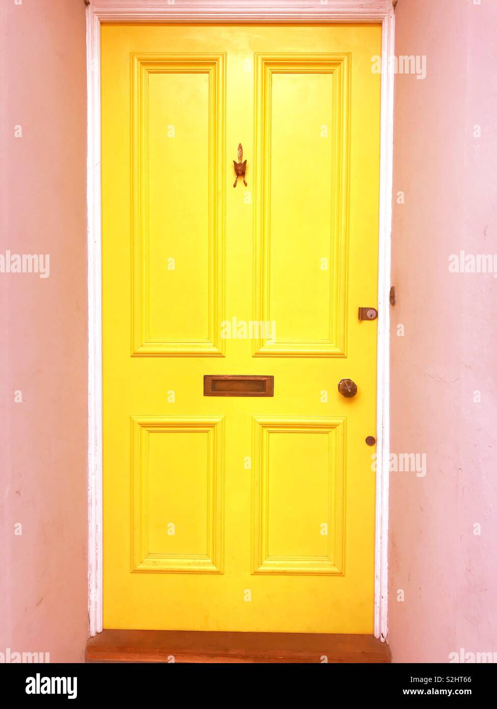 Contrast door hi-res stock photography and images - Alamy