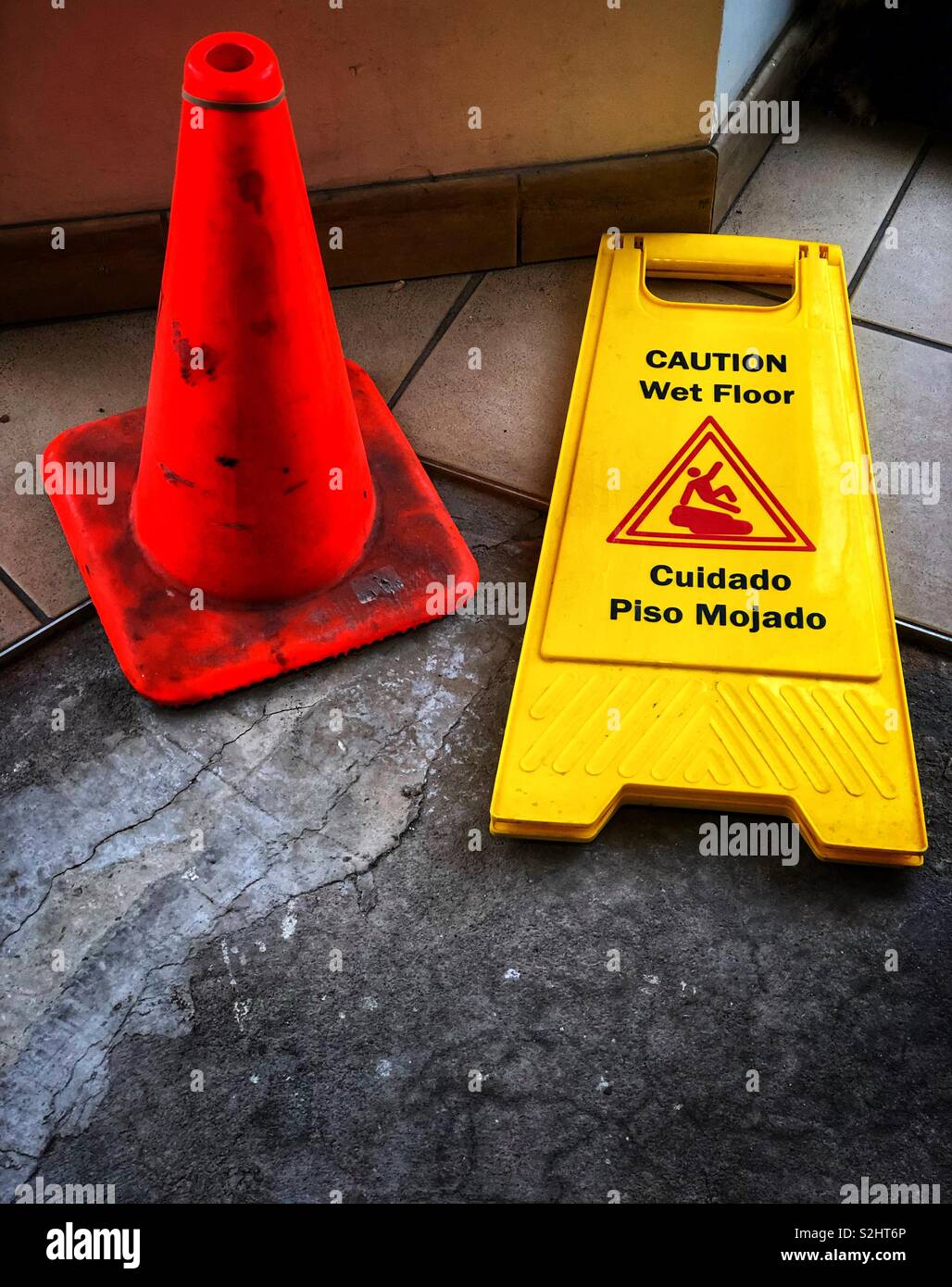 Caution Wet Cement High Resolution Stock Photography and Images - Alamy