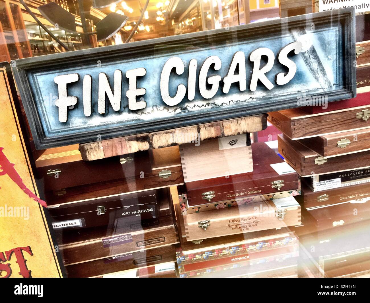 Cigar boxes hi-res stock photography and images - Alamy