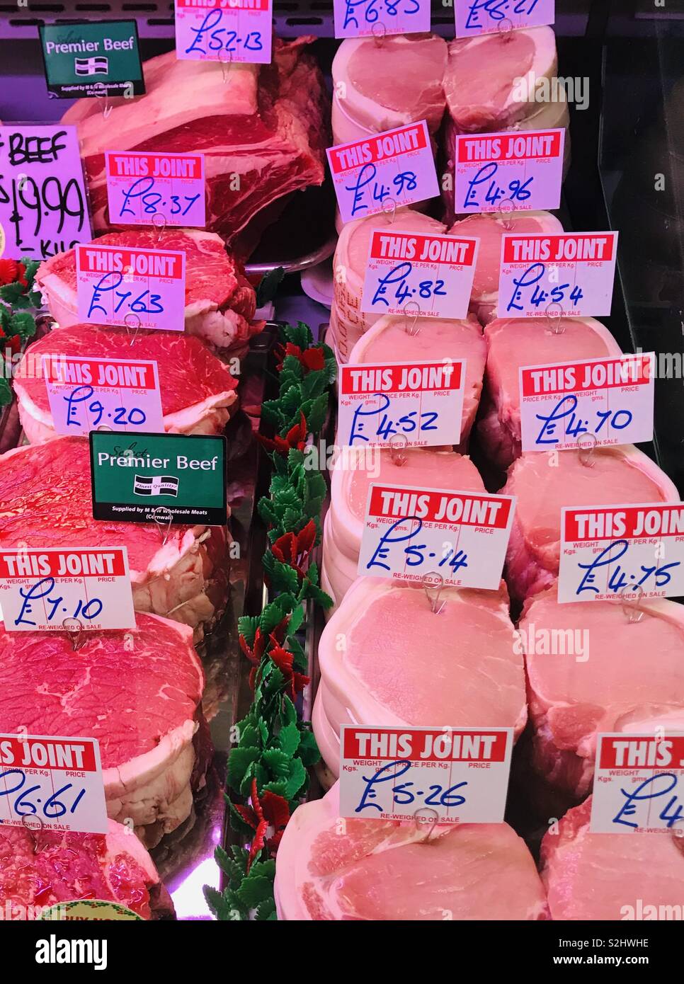 Butchers counter hi-res stock photography and images - Alamy