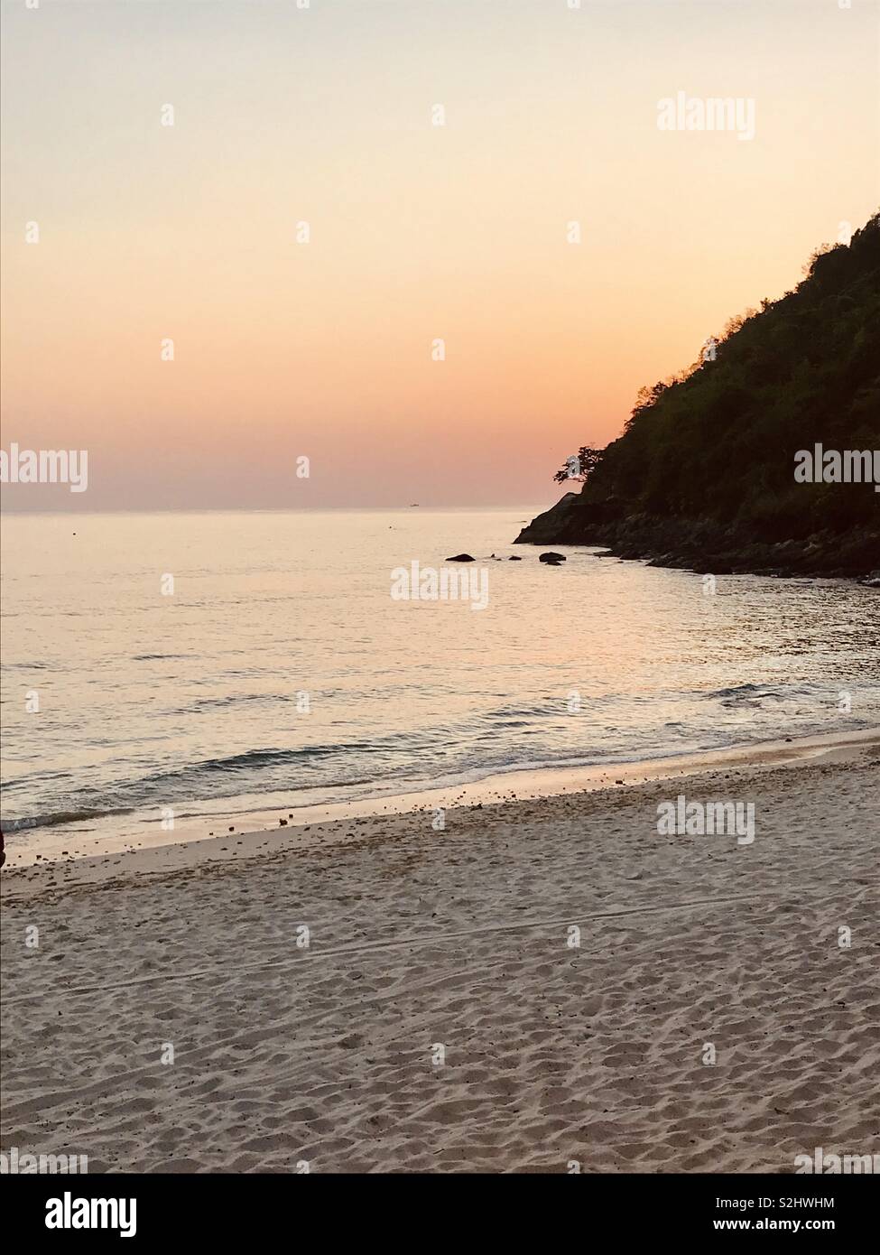 Sundown beach hi-res stock photography and images - Alamy