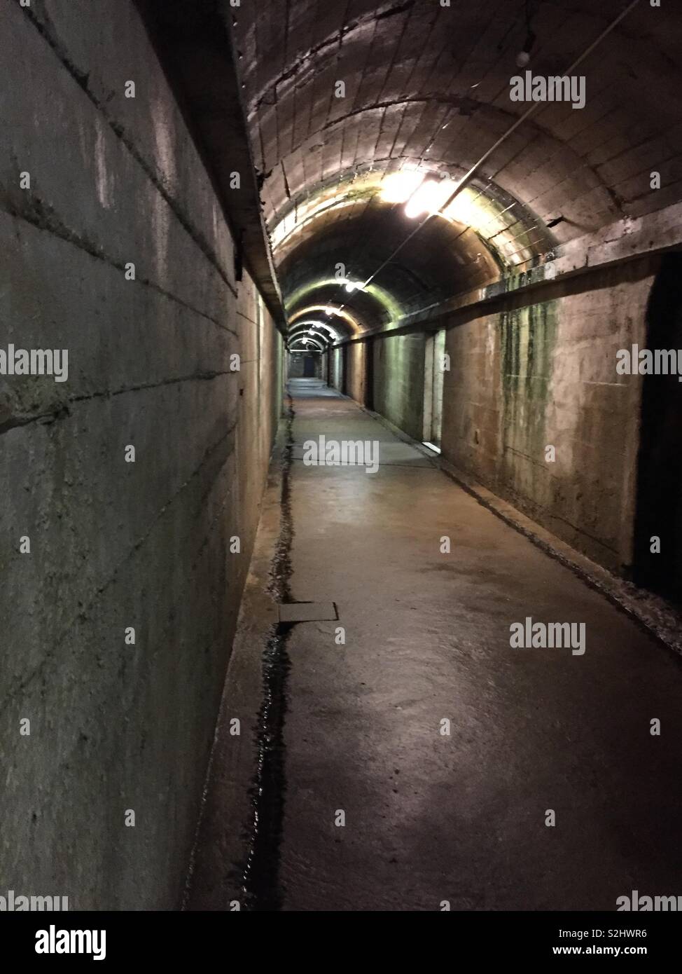 Underground tunnels hi-res stock photography and images - Alamy