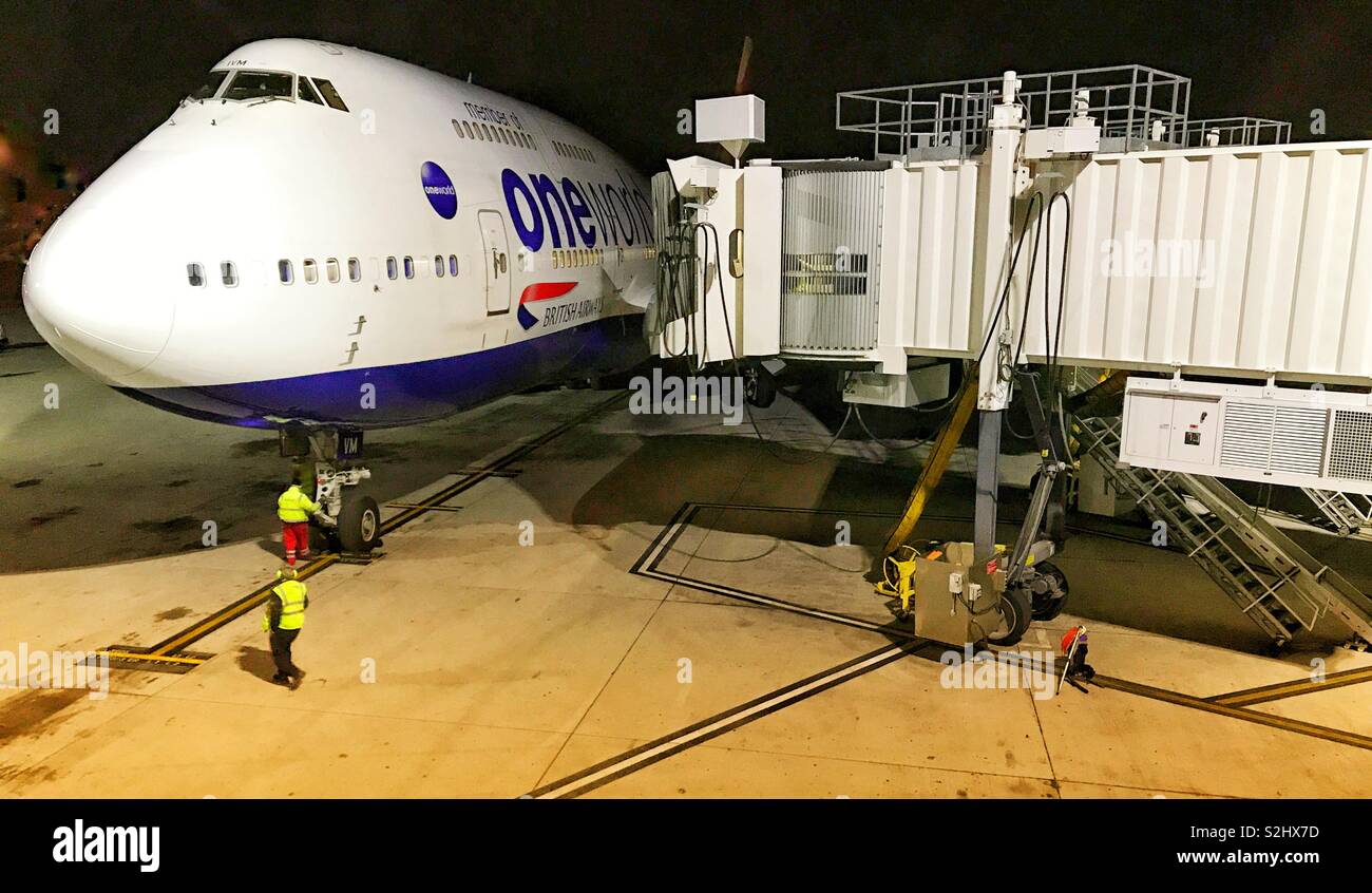 British Airways Boeing 747 “Jumbo” jet arriving at night at the ...