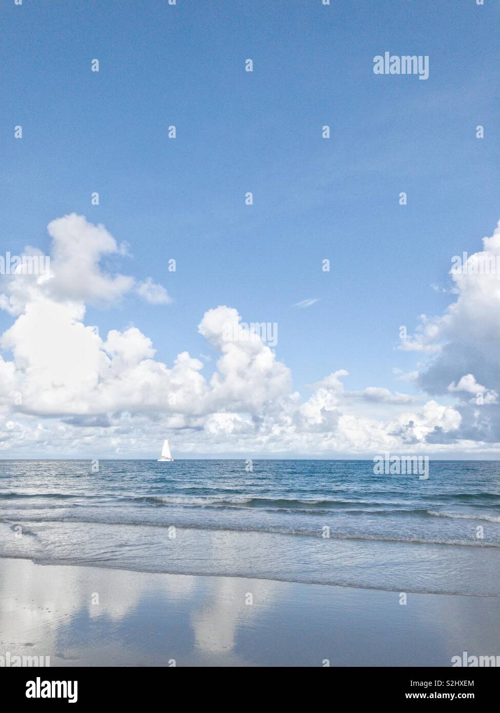 Balmy sky hi-res stock photography and images - Alamy