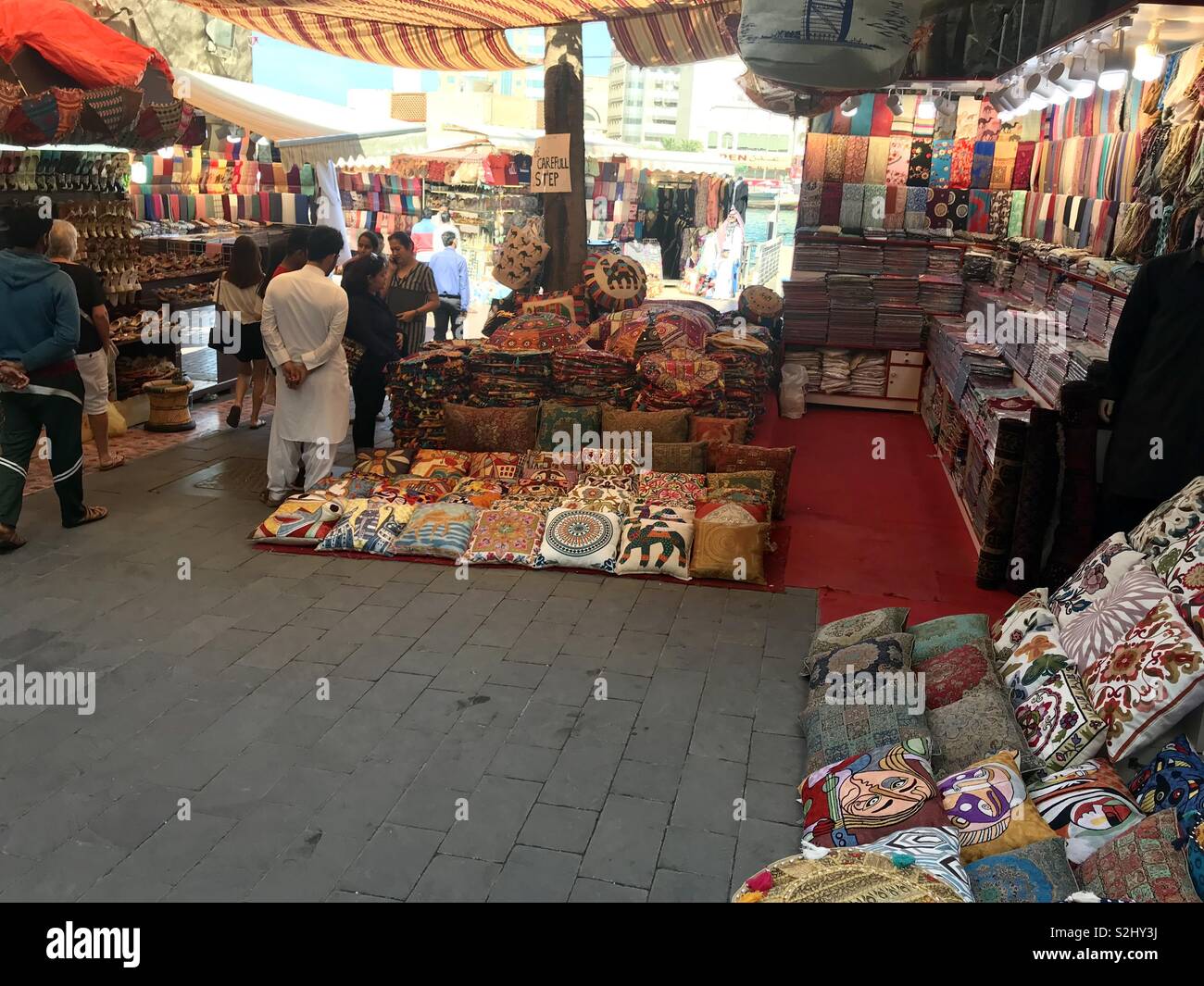 Old Dubai souk Stock Photo - Alamy
