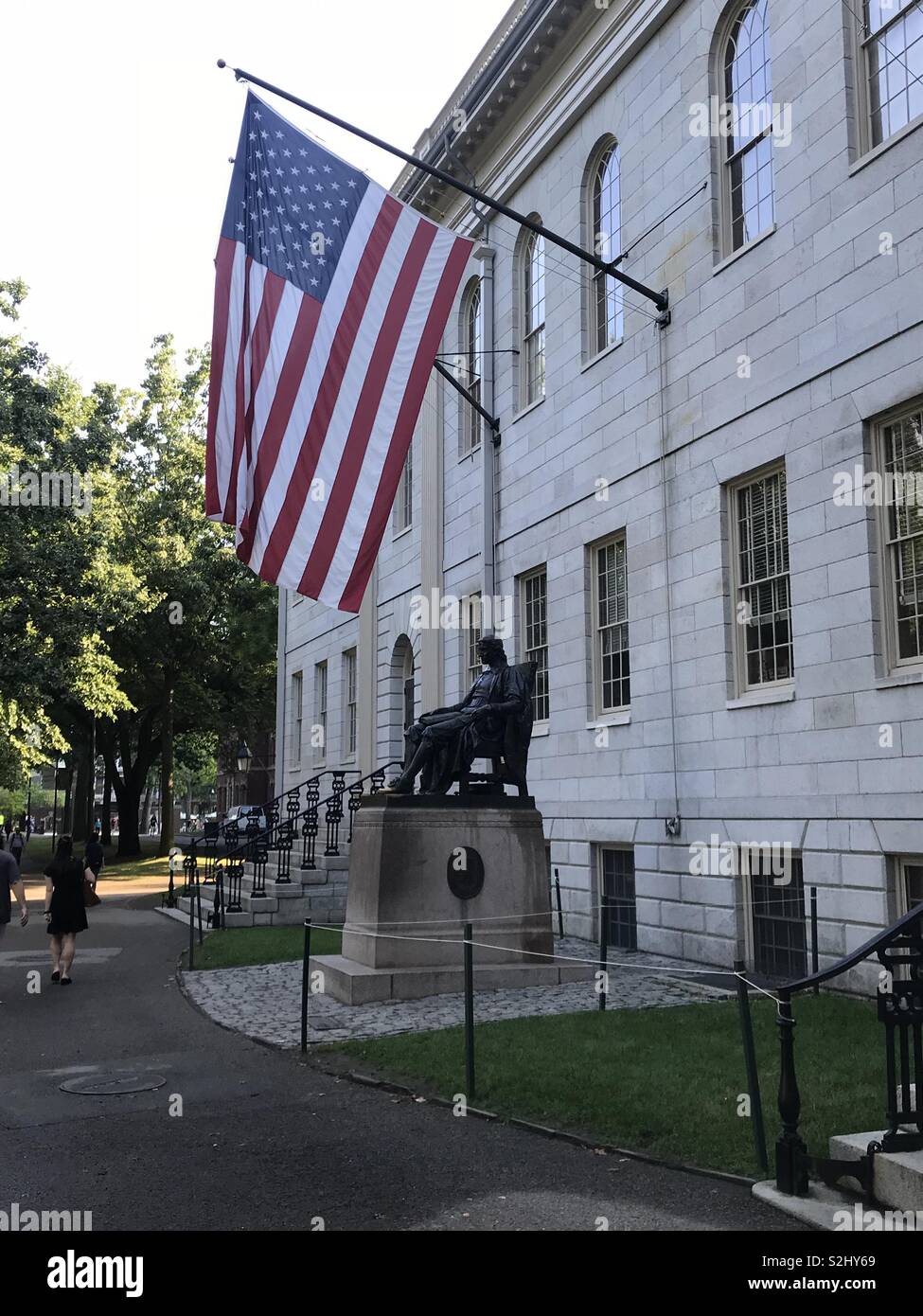Harvard university banner hi-res stock photography and images - Alamy