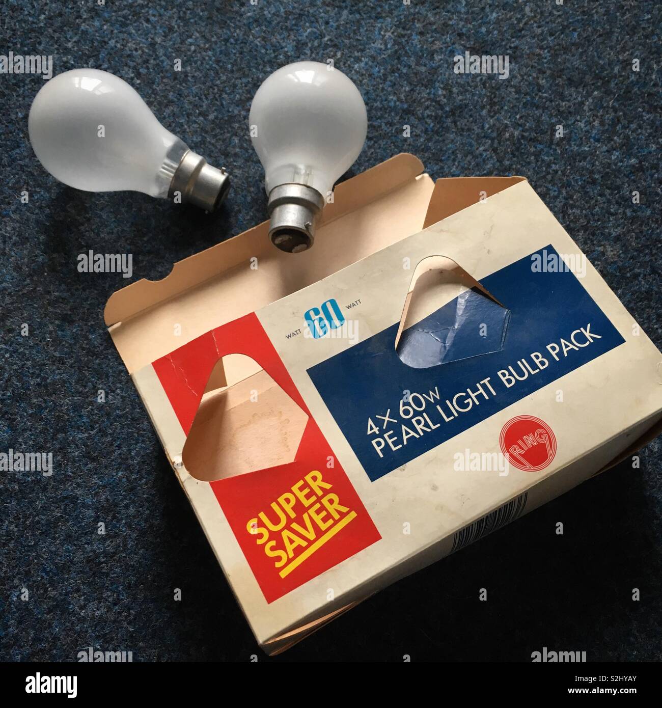 Old lightbulbs hi-res stock photography and images - Alamy