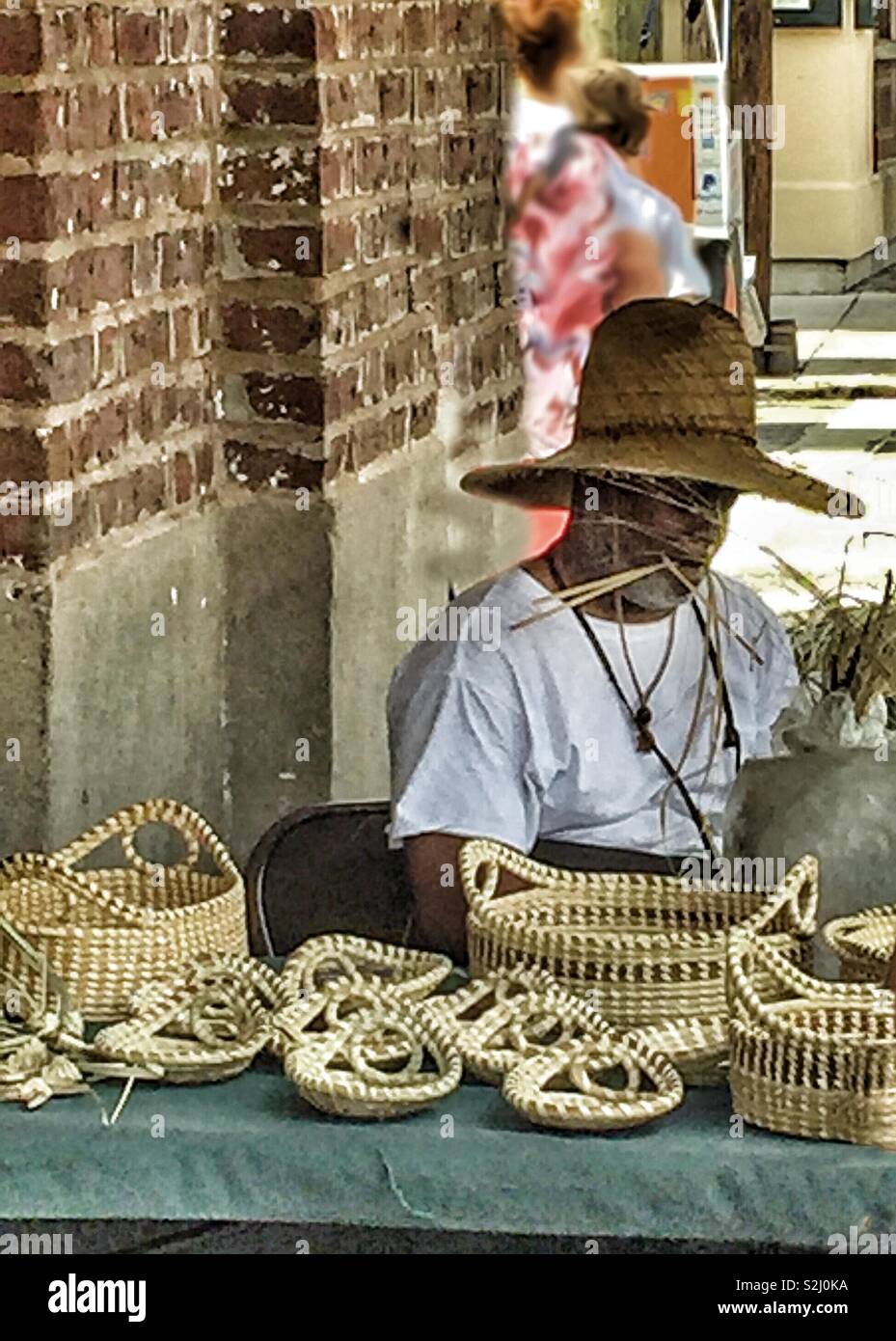 Street weaving africa hi-res stock photography and images - Alamy