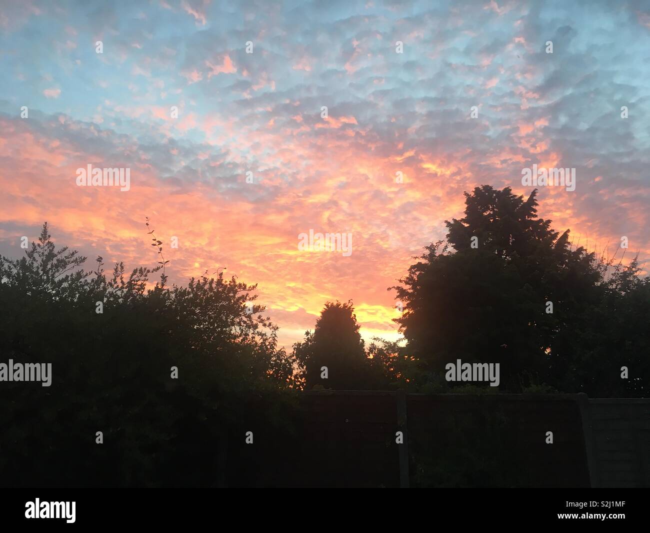 Orange night sky hi-res stock photography and images - Alamy