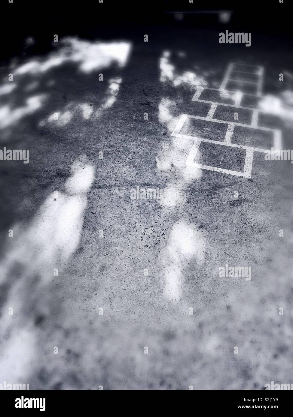 Hopscotch black and white hi-res stock photography and images - Alamy