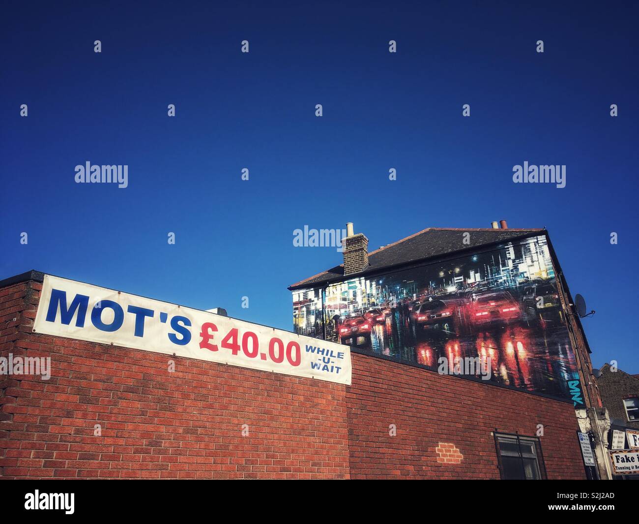 Mot garage england hi-res stock photography and images - Alamy