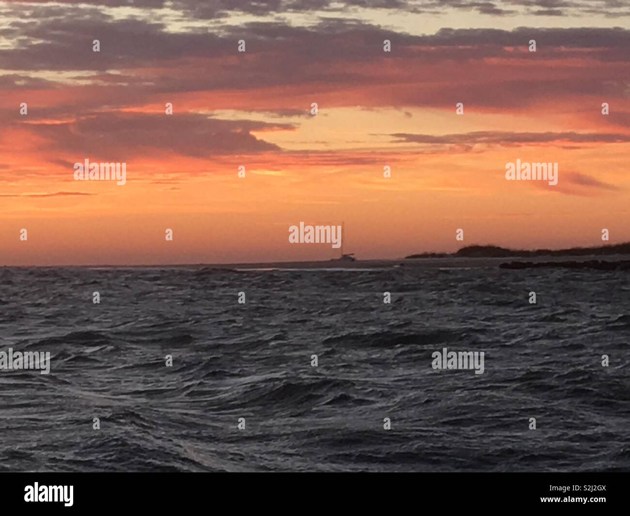 Boat aground hi-res stock photography and images - Alamy