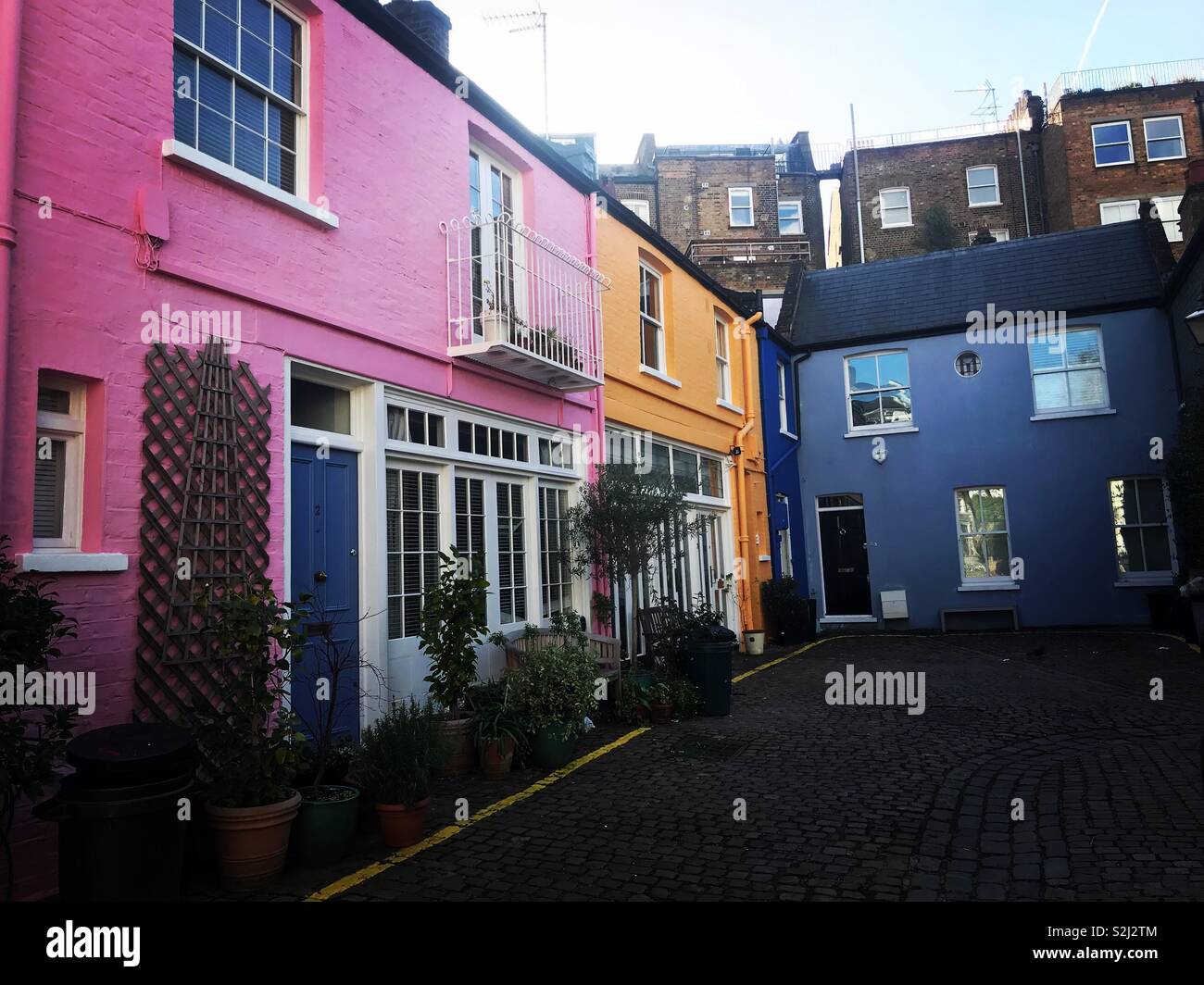 Colourful london streets hi-res stock photography and images - Alamy