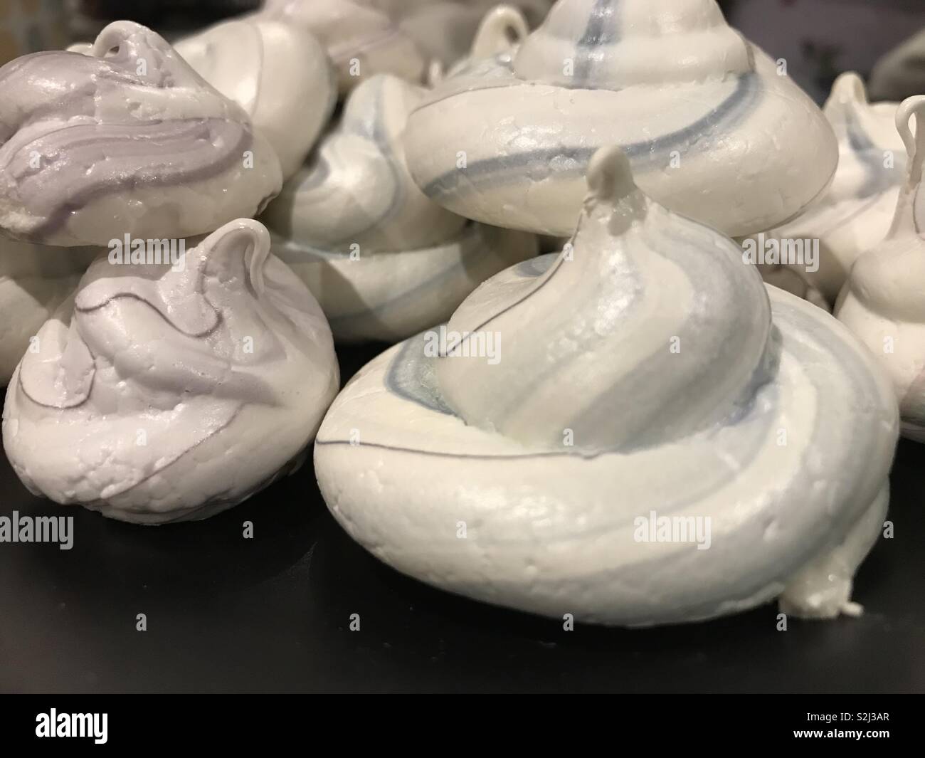 Crispy meringue hi-res stock photography and images - Alamy