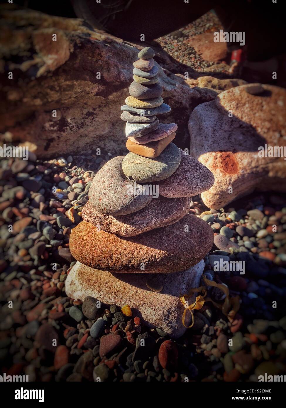 Stone stacking on the beach in Dunbar, Edinburgh Stock Photo - Alamy