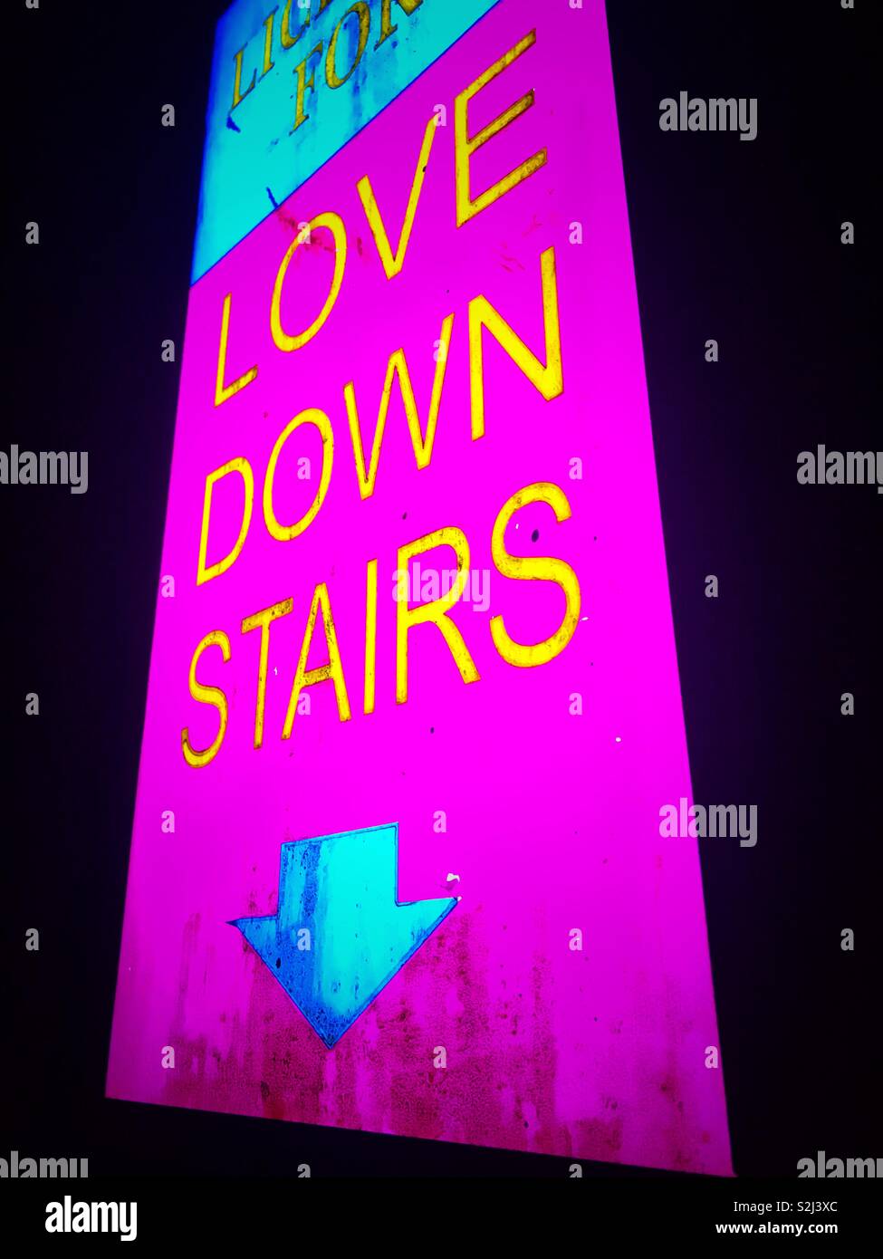 Love sign neon light hi-res stock photography and images - Alamy
