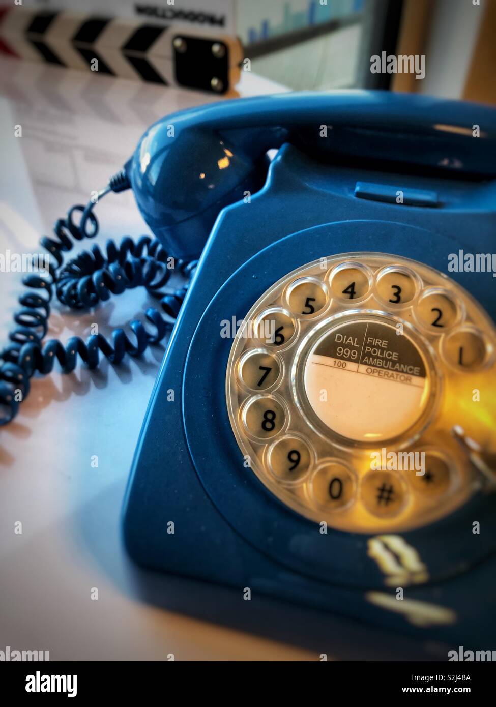 Old school television hi-res stock photography and images - Alamy